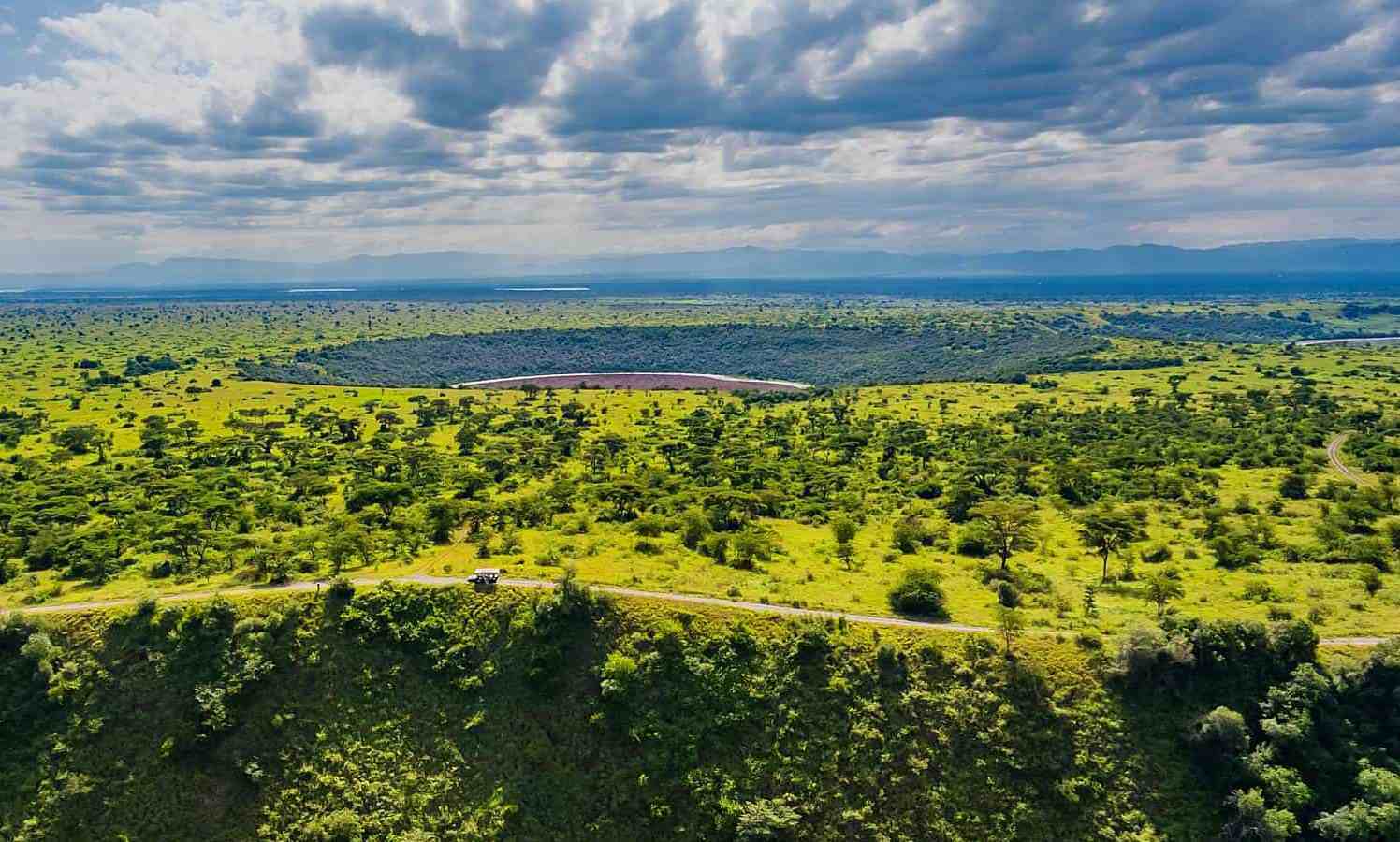 Katwe Explosion Crater Drive: Queen Elizabeth's Scenic Wonder ...
